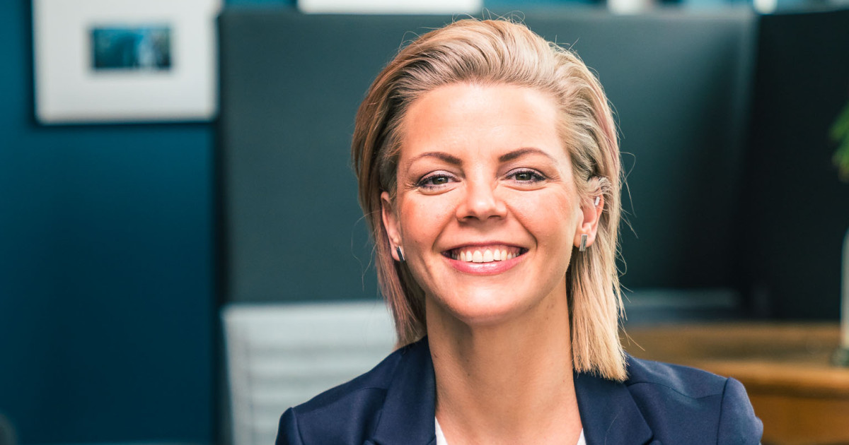 Jonna Nyberg lämnar över ordförandeskapet för Näringslivsforum ...